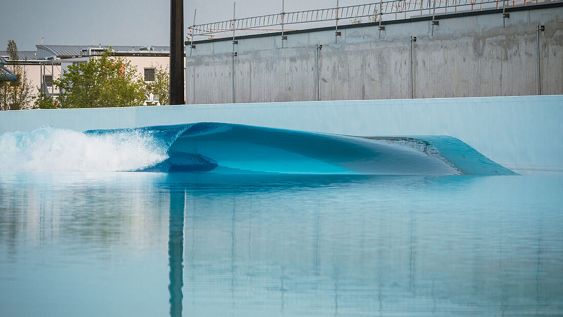 Entdecke die o2 SURFTOWN MUC: Wave Pool, Surf Academy und mehr