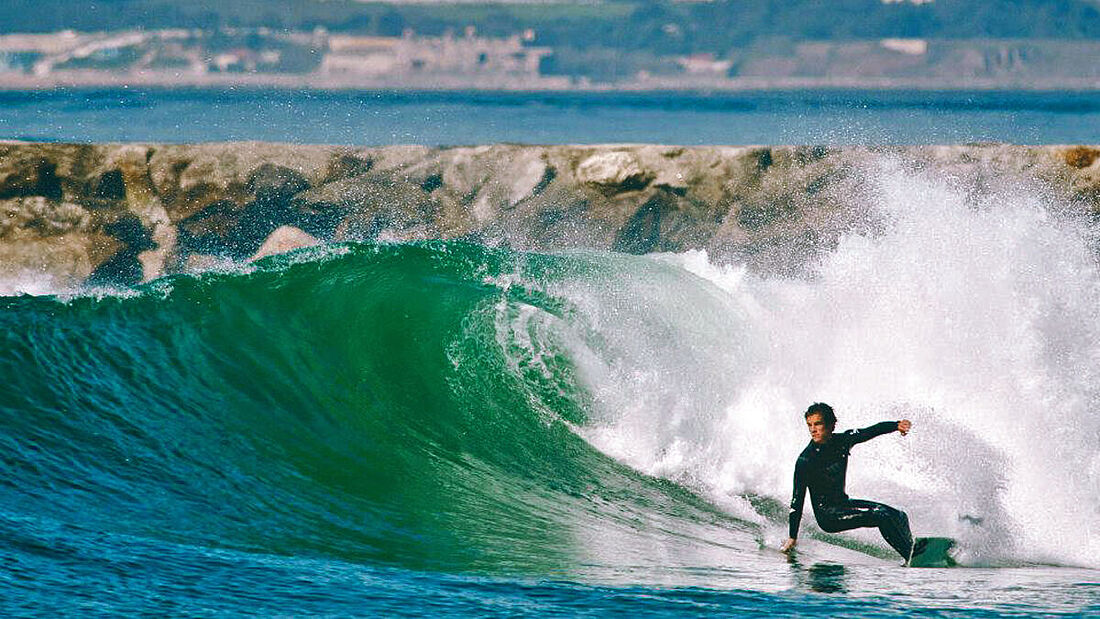 Book Beachfront Surf Camp Caparica | PURE surf camps